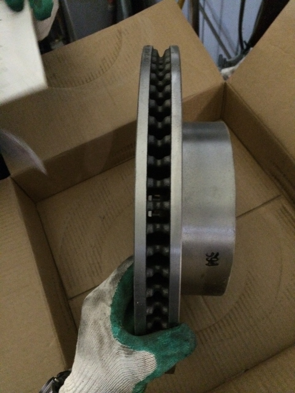 Замена передних тормозных дисков. — Toyota Land Cruiser 200, 4,5 л ...