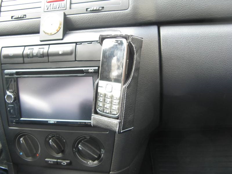 Держатель для телефона — Skoda Octavia A4 Mk1 1 6 л 2008 года