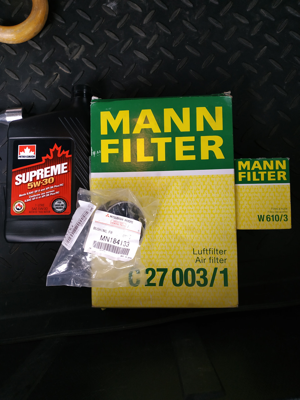 Замена масла и сайлентблока — Mitsubishi Outlander XL, 3 л, 2008 года ...