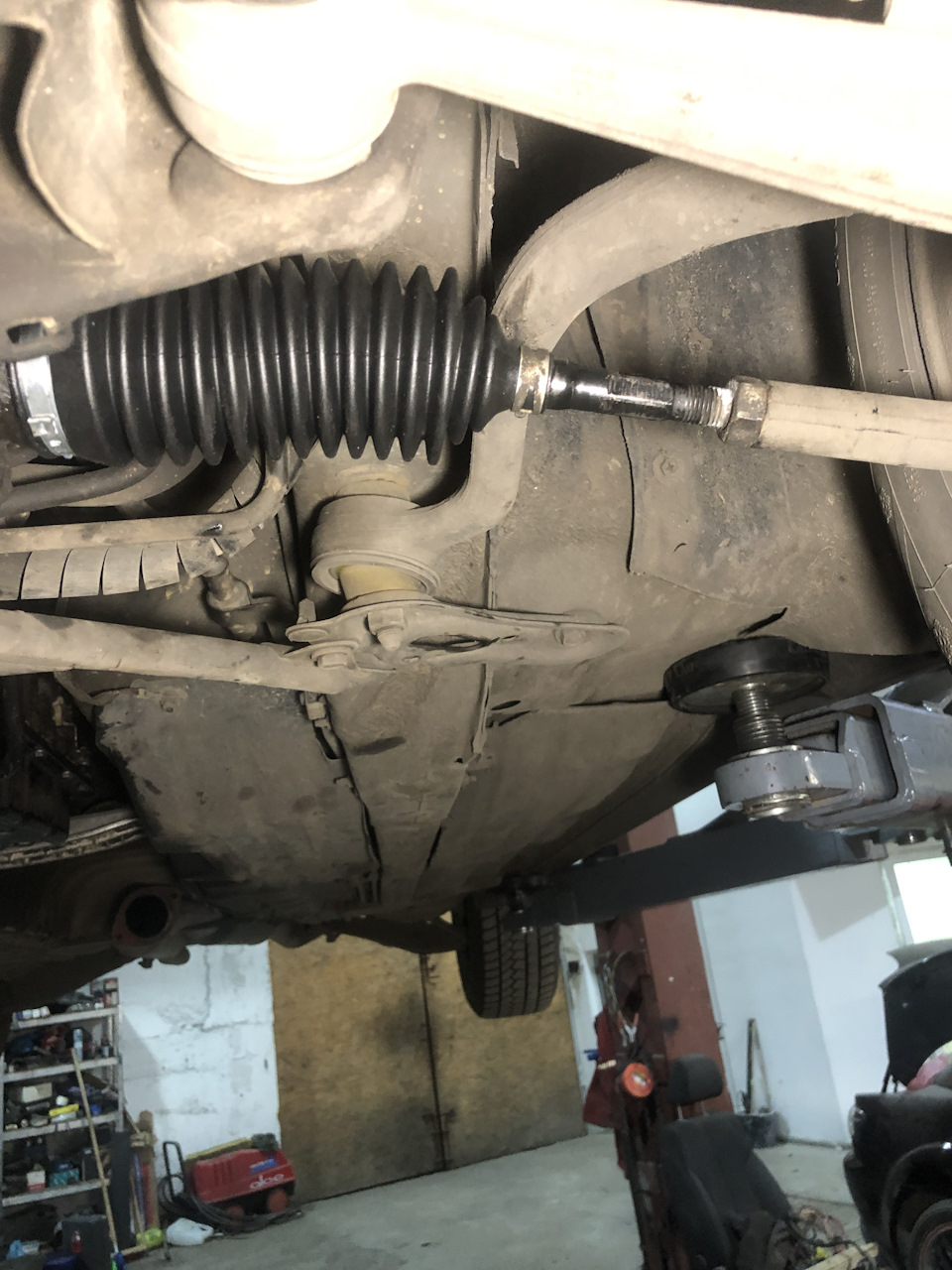 Очередная замена воздушного фильтра 356000 км — Audi A4 (B6), 1,9 л ...