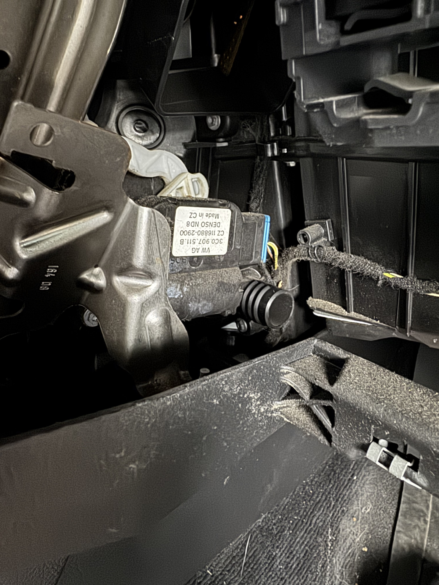 3. Замена потенциометров v213, v159. Замена датчика качества воздуха ...