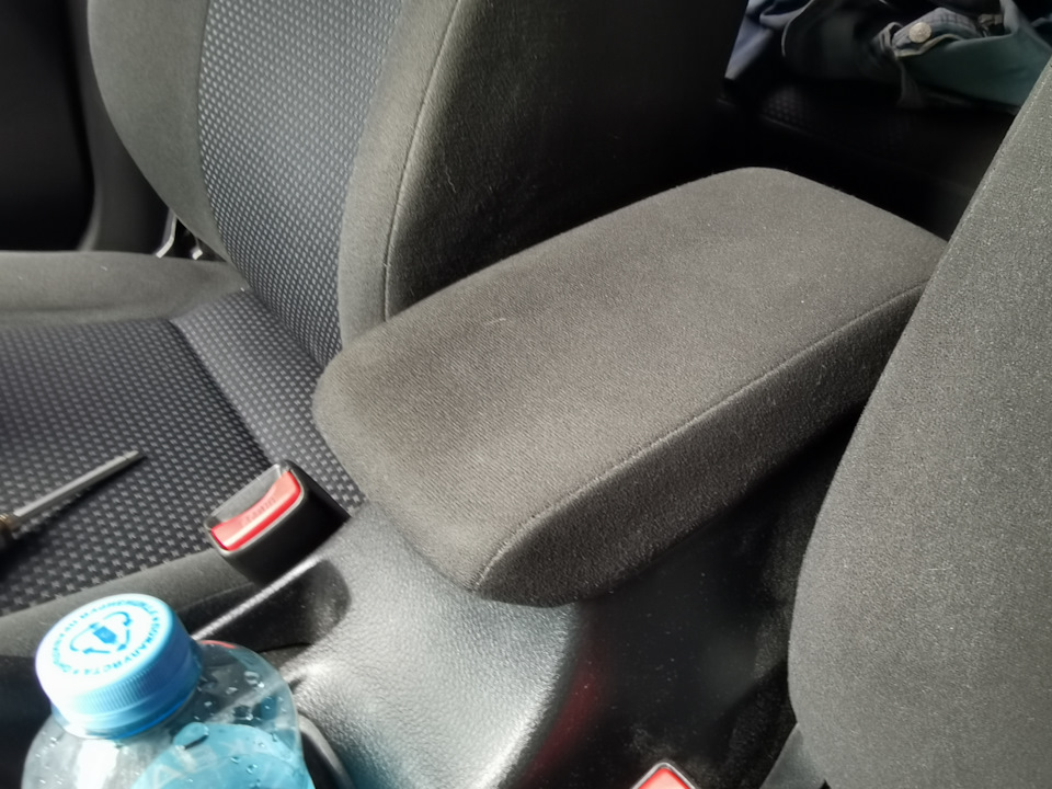 Подлокотник от Ниссан Кашкай J10 — Mitsubishi Lancer IX, 1,6 л, 2006 ...