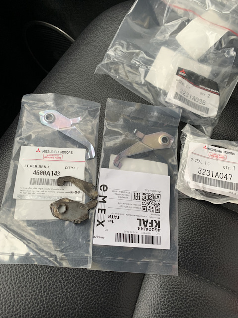 4600A144 РЫЧАГ РЕГУЛИРОВКИ ЗАДНИХ ТОРМ.КОЛОДОК ПРАВ.(L200 07 ...