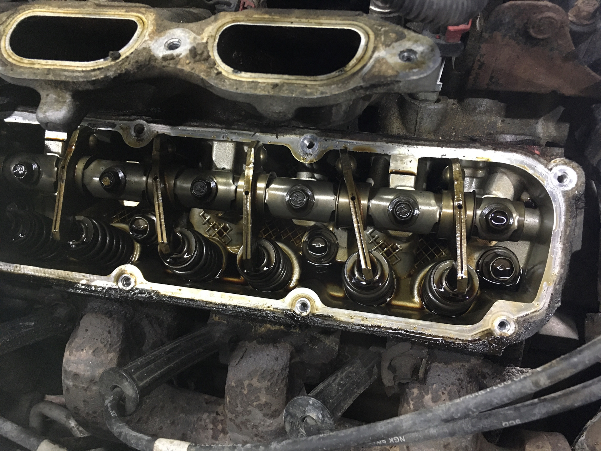 Уплотнители крышек гбц — Chrysler Town and Country V, 3,8 л., 2008 года ...