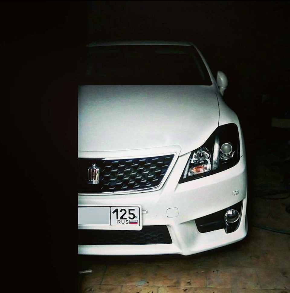 Фары — Toyota Crown (S200), 2,5 л, 2011 года | наблюдение | DRIVE2