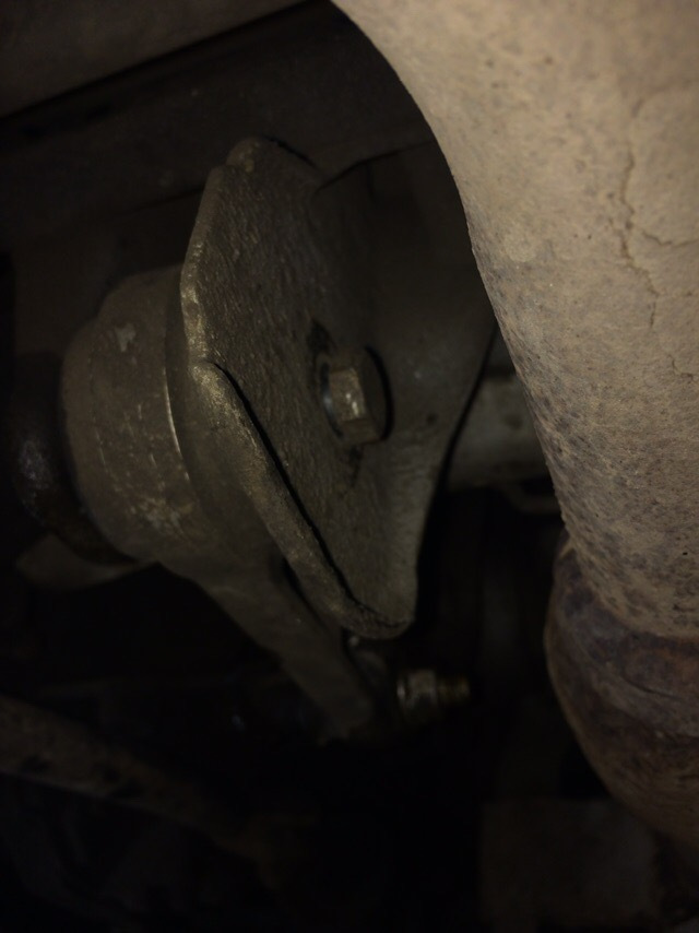 Нижняя (задняя) опора двигателя 7700415095 — Renault Symbol, 1,4 л ...