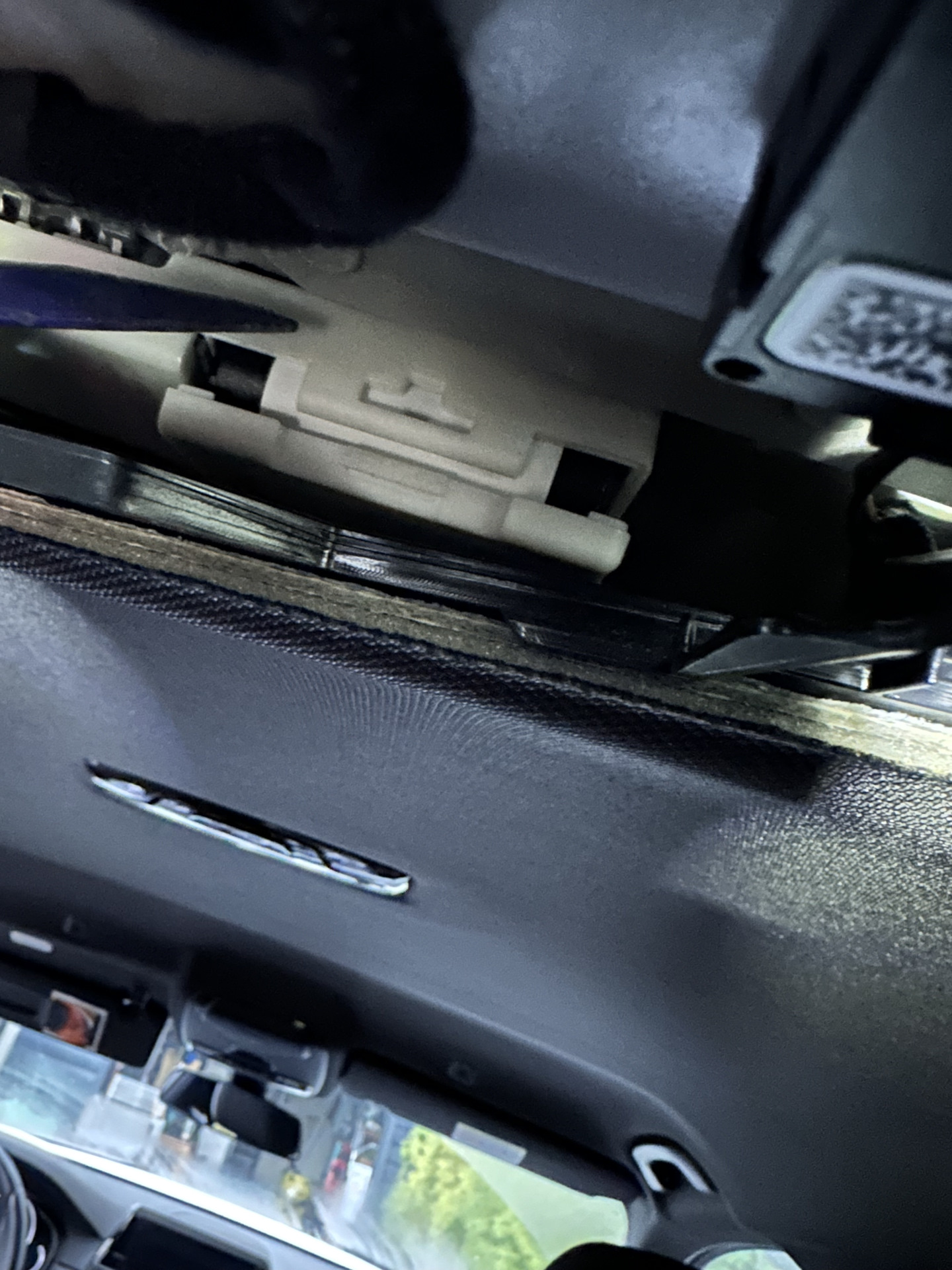 Замена аккумулятора ЭРА-Глонасс — BMW 5 series (G30), 2 л, 2019 года ...