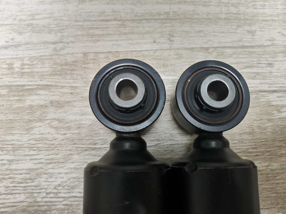 Амортизаторы задние Toyota G-Sports 48531-WY050 на Lexus NX (1G), Toyota Harrier (3G), Toyota ...