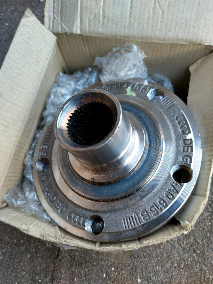 Ступица колеса VAG 4A0407615 B/D/F/G на Audi 100 (C4), Audi 100 (C3 ...