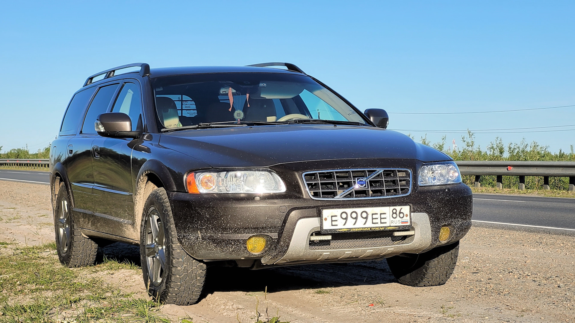 Трекинговая обувка для Лисы: Nokian Outpost A/T 215/70 R16 — Volvo XC70 II, 2,5 л, 2007 года ...