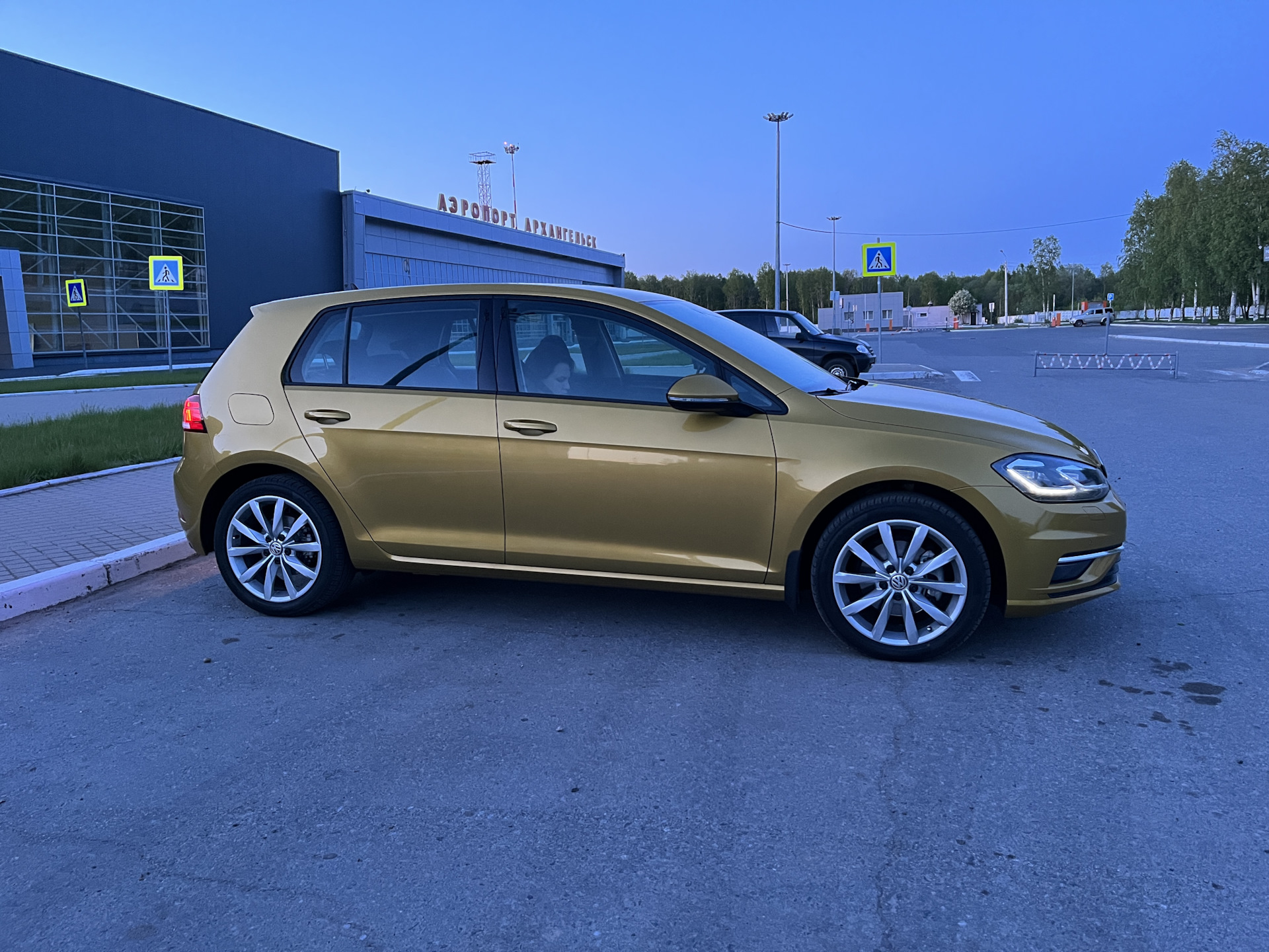 Пыльник днища+мойка передней подвески. — Volkswagen Golf Mk7, 1,4 л ...