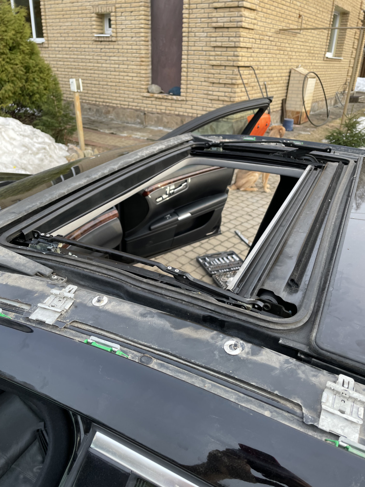Полное обслуживание панорамной крыши, смазка — Mercedes-Benz S-Class ...