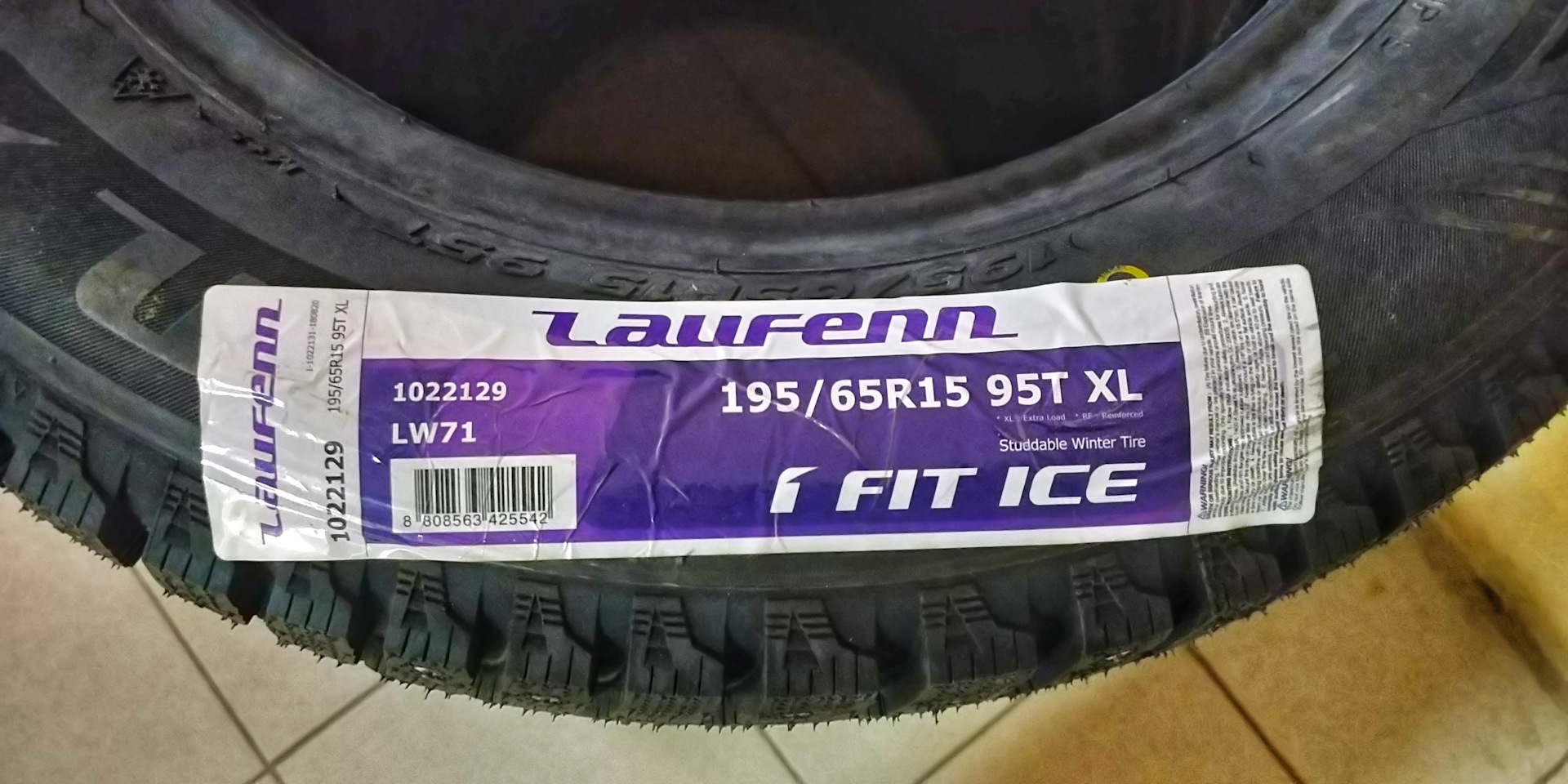 Резина, nissan tiida, laufen i fit ice lw71 — Nissan Tiida (1G), 1,8 л ...