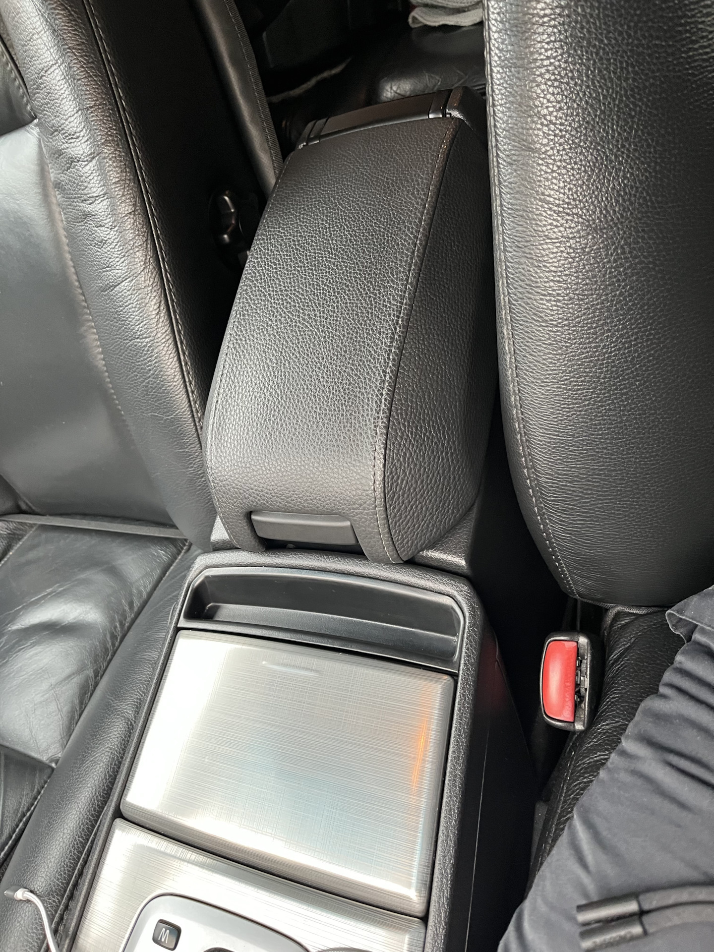 Крышка подлокотника Вольво ХС90 — Volvo XC90 (1G), 2,4 л, 2008 года ...