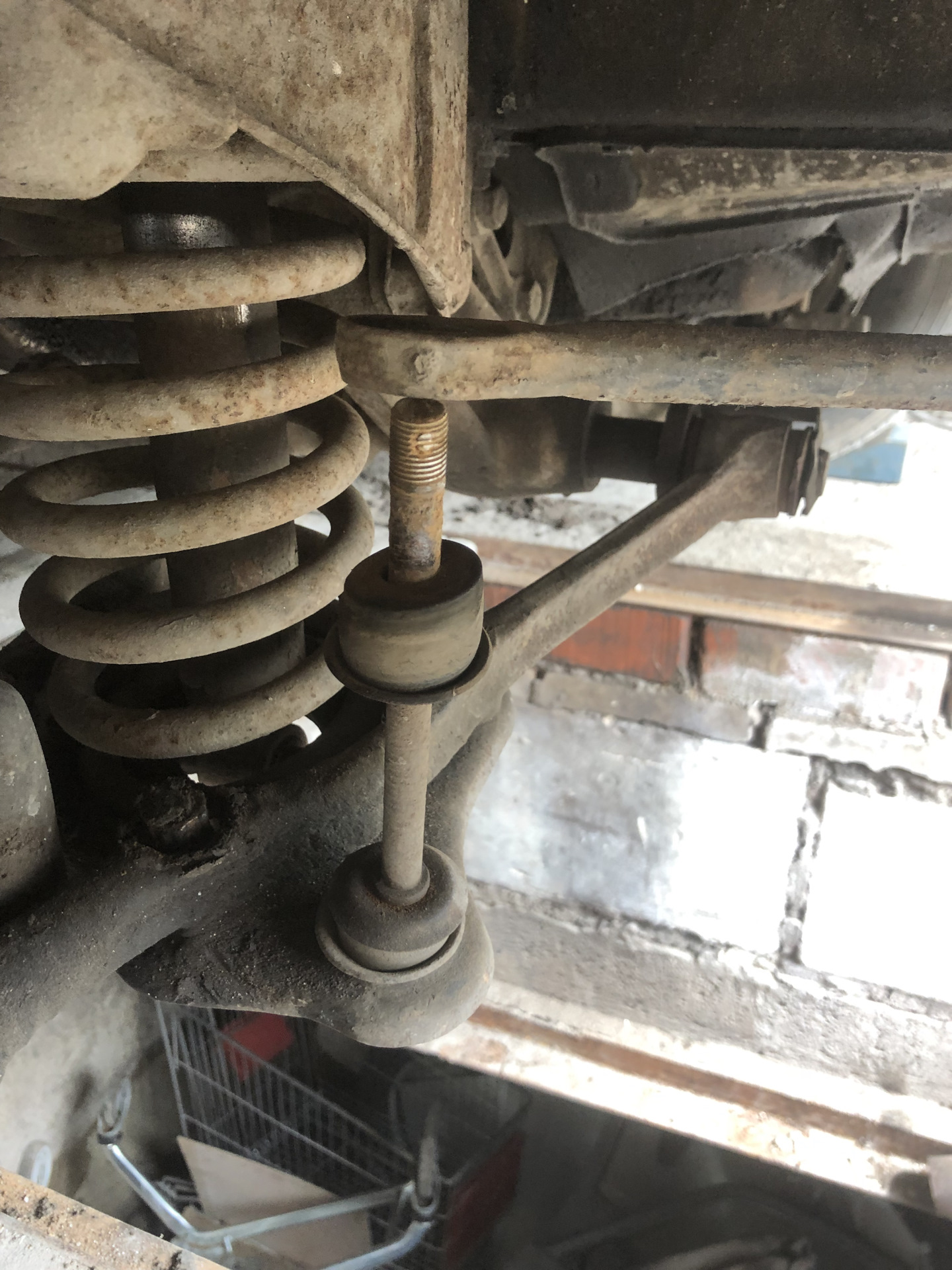 Не сильное занижение передней подвески — ГАЗ 2410, 2,4 л, 1986 года ...