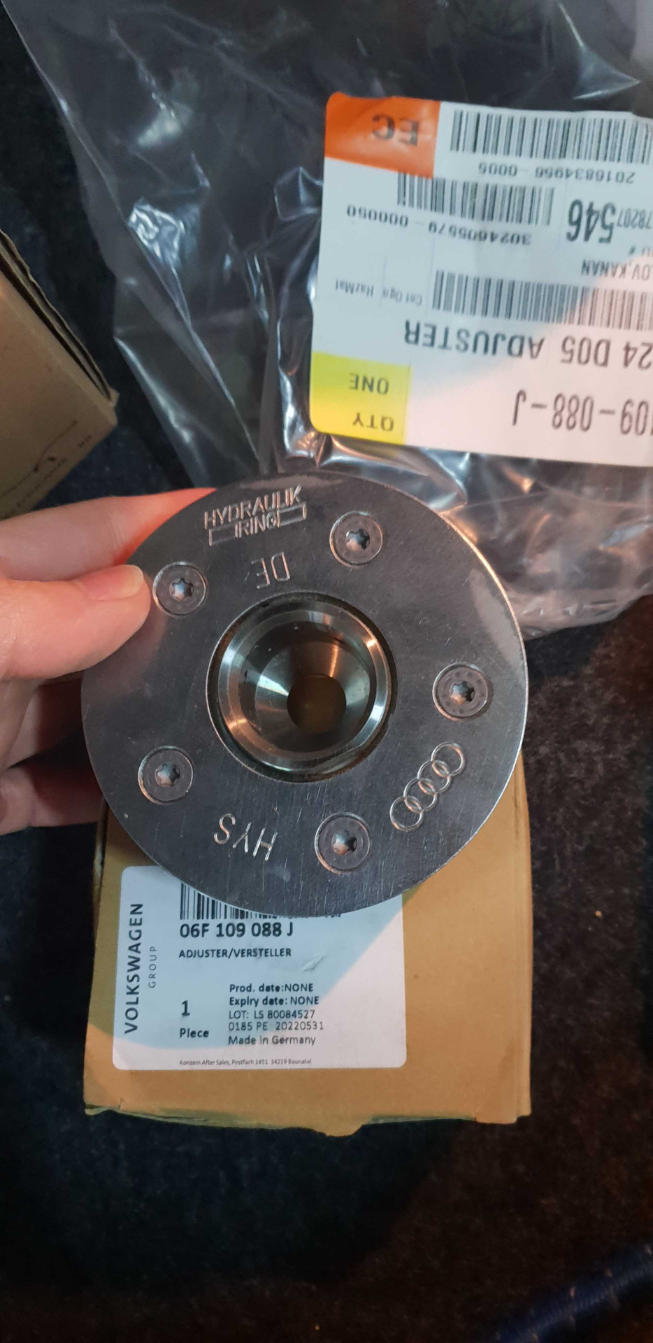 06F109088J Регулятор фаз газораспределения VAG 2.0FSI VAG | Запчасти на ...