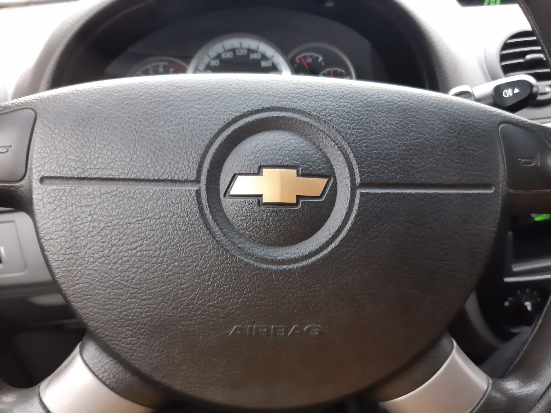 Наклейка на руль и вопрос — Chevrolet Lacetti 5D, 1,4 л, 2012 года ...