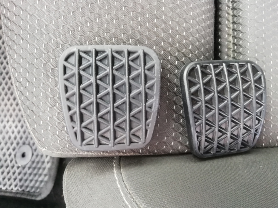 Накладки на педали — Opel Astra J GTC, 1,8 л, 2012 года | аксессуары ...