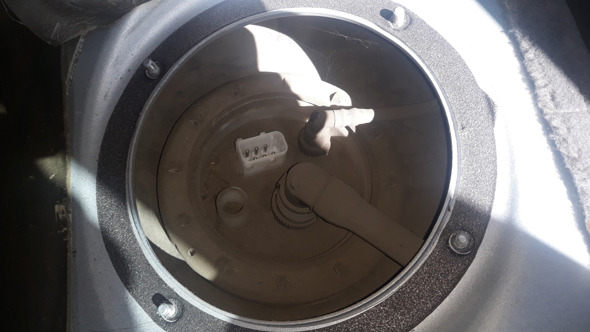 самостоятельный ремонт. топливный насос. часть 1 — BMW X3 (E83), 2,5 л ...