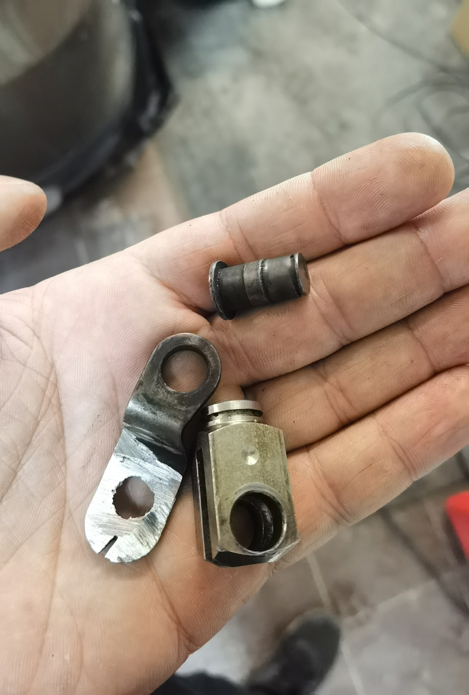 Ремонт "калитки" клапана вестгейта. — Audi Q5 (1G), 2 л, 2016 года ...