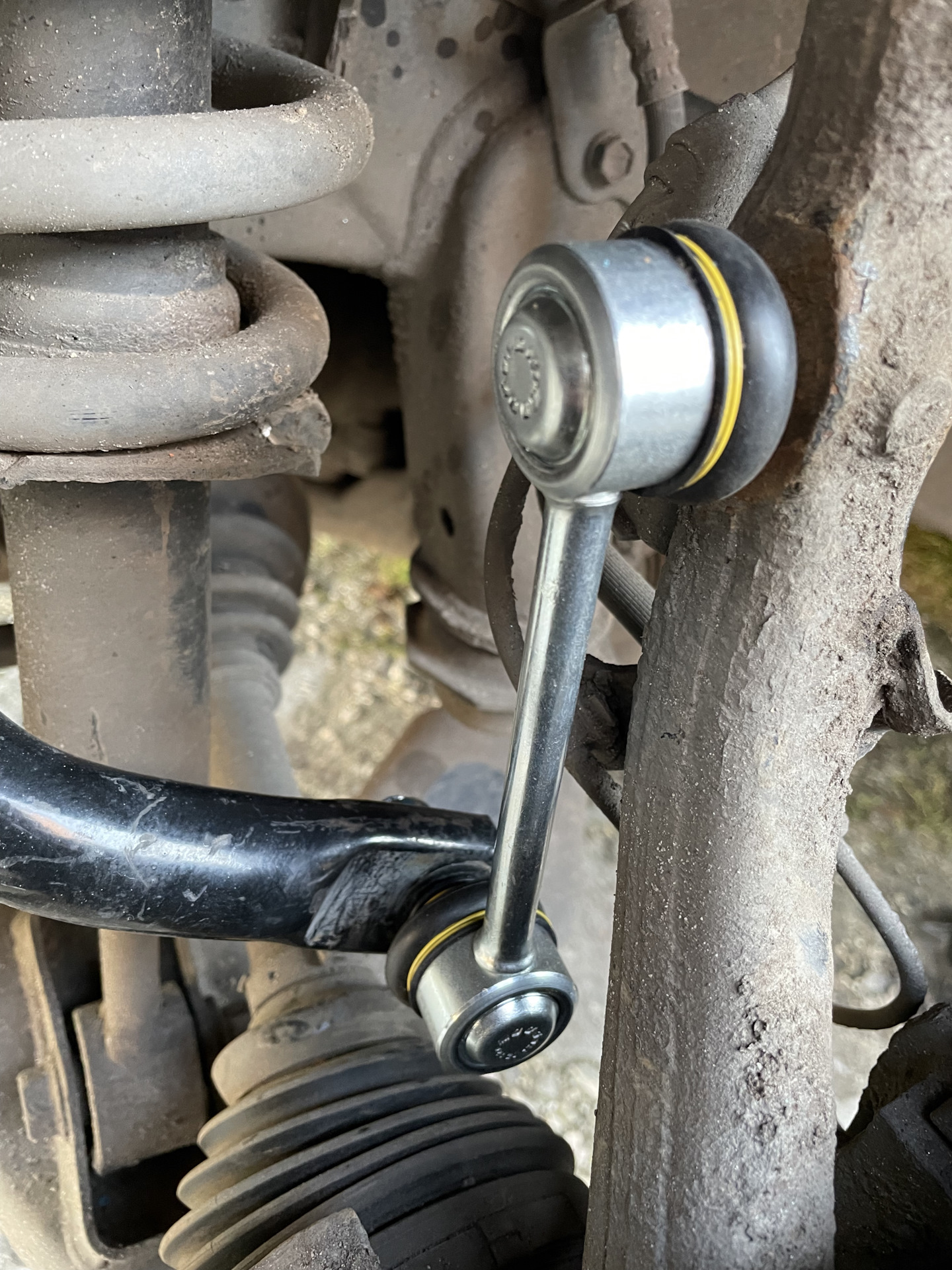 Установка стабилизатора Lexus GX470, замена втулок и стоек стаба ...