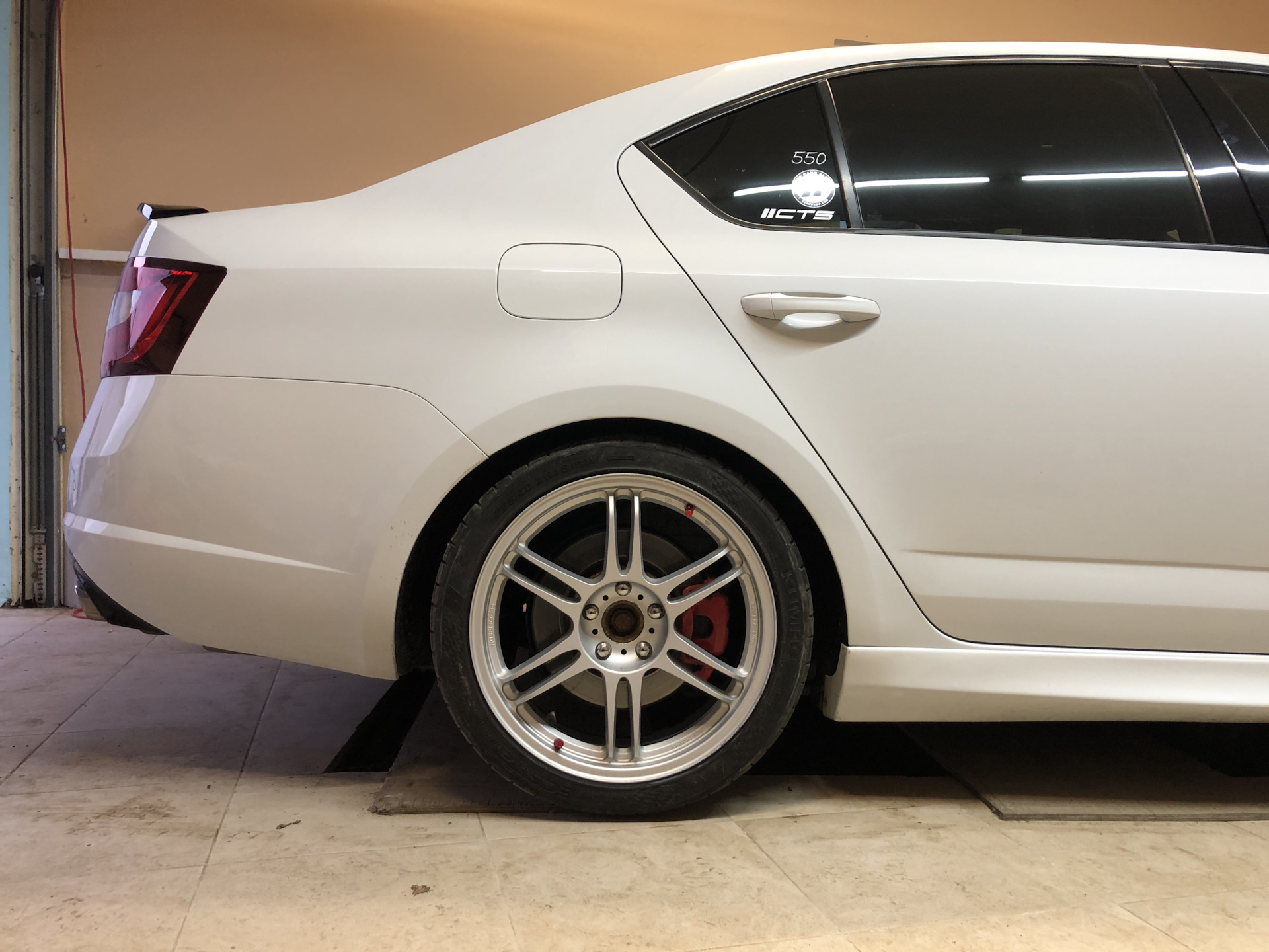 Срамота — Skoda Octavia Rs A7 Mk3 2 л 2014 года колёсные