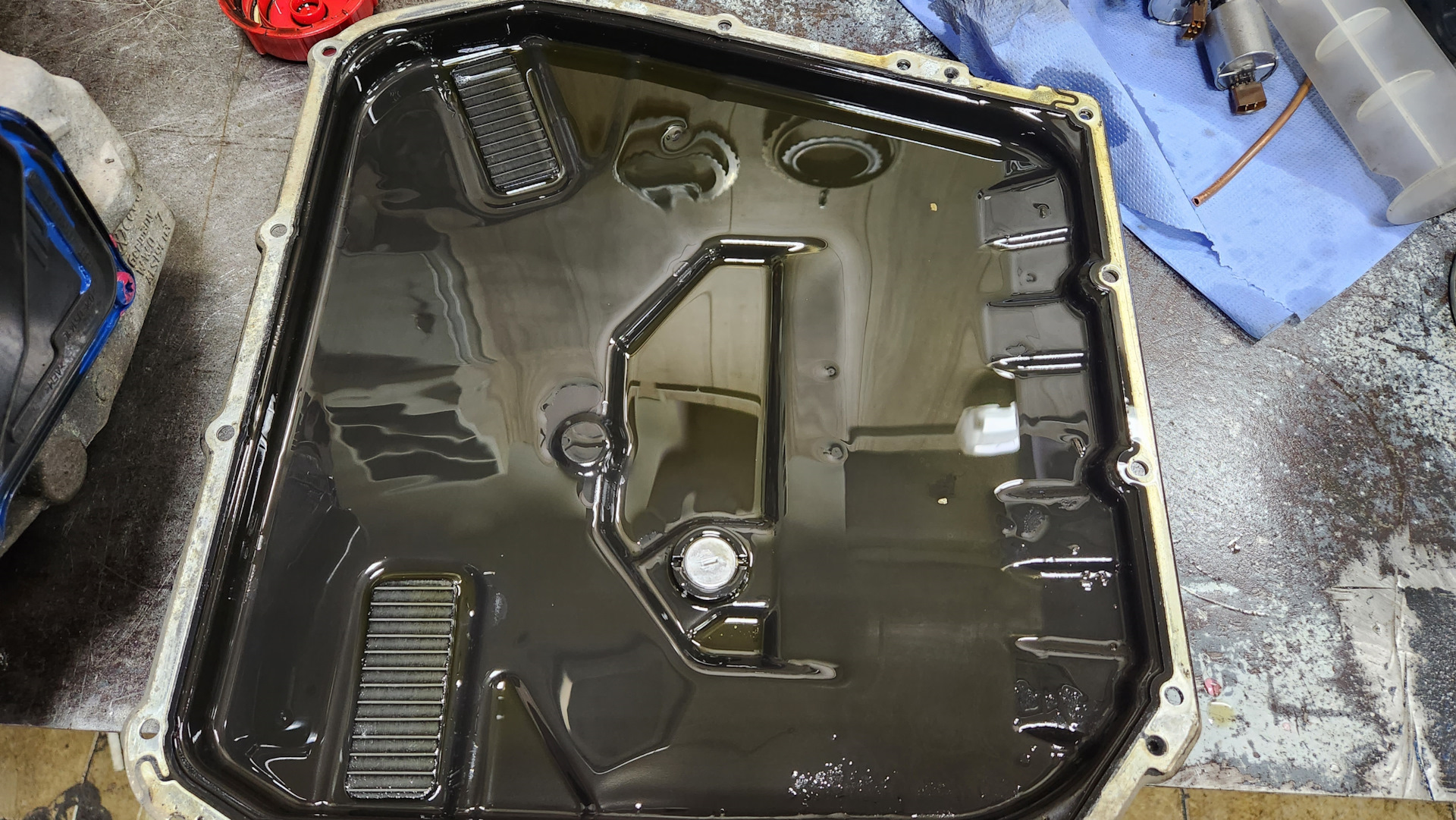 Замена масла в S-Tronic dl501, обводные трубки антифриза — Audi A4 (B8 ...