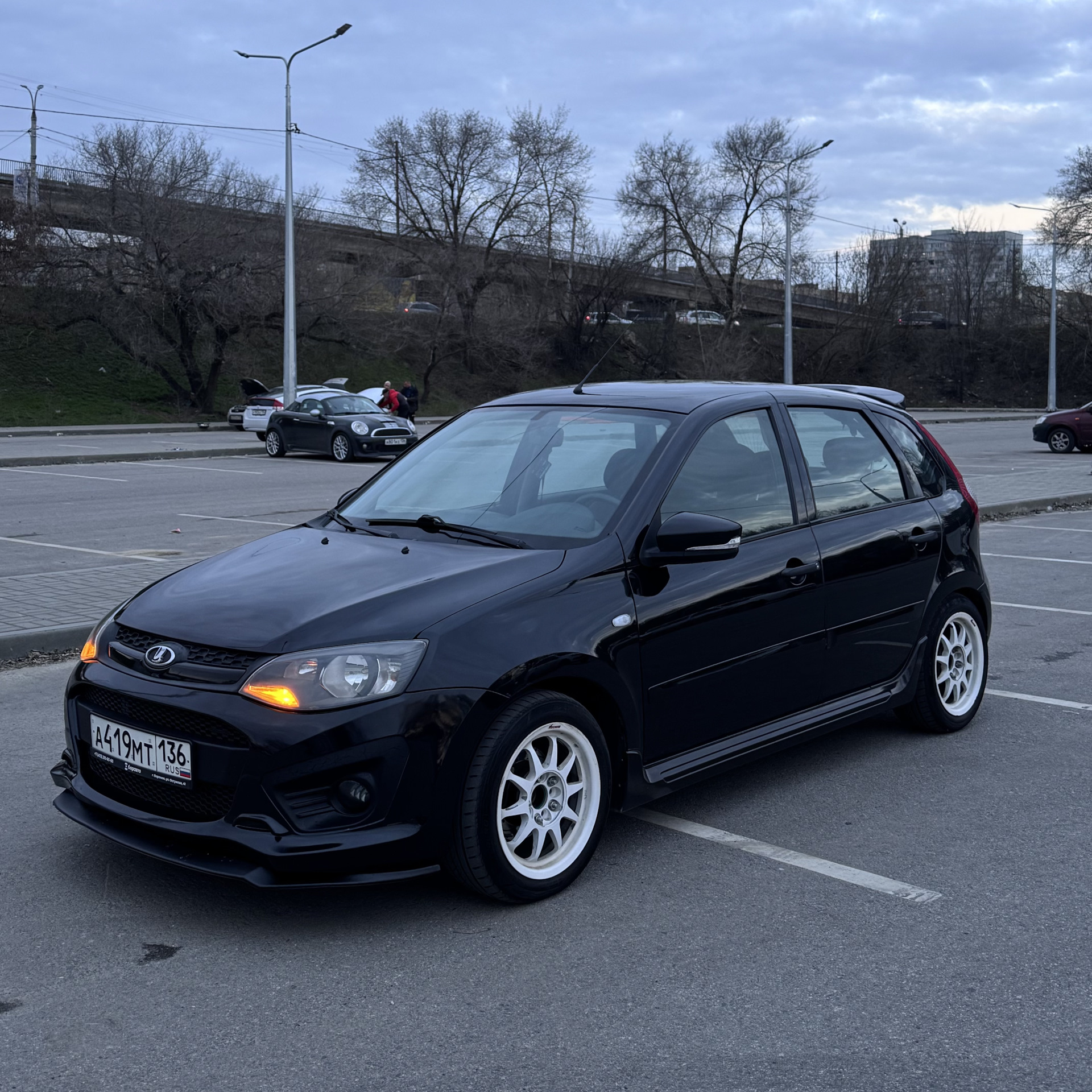 50. Установил бампер и губу. — Lada Калина Хэтчбек (2G), 1,6 л, 2014 года | стайлинг | DRIVE2