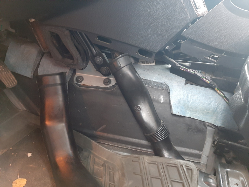 Как снять трос АКПП. — Volvo S60 (1G), 2,4 л, 2007 года | своими руками ...