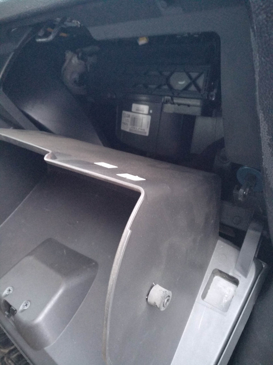 Замена дренажного клапана в стакане для масляного фильтра и замена ...