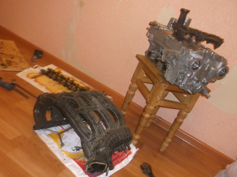 Приора-ресивер и кожух ремня ГРМ — Lada 2114, 1,6 л, 2010 года ...