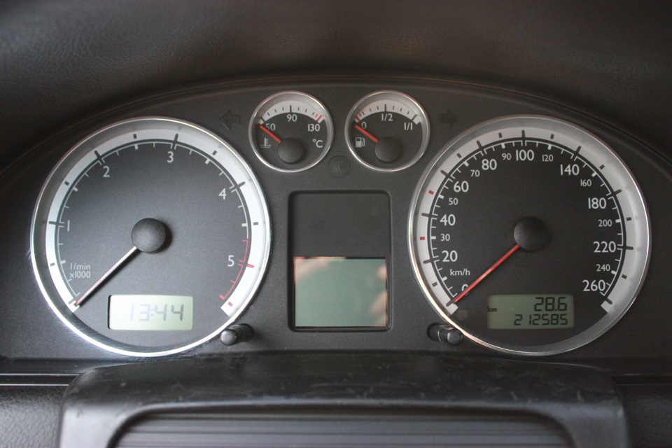 Рестайлинг приборной панели, панель в стиле W8 — Volkswagen Passat B5 ...