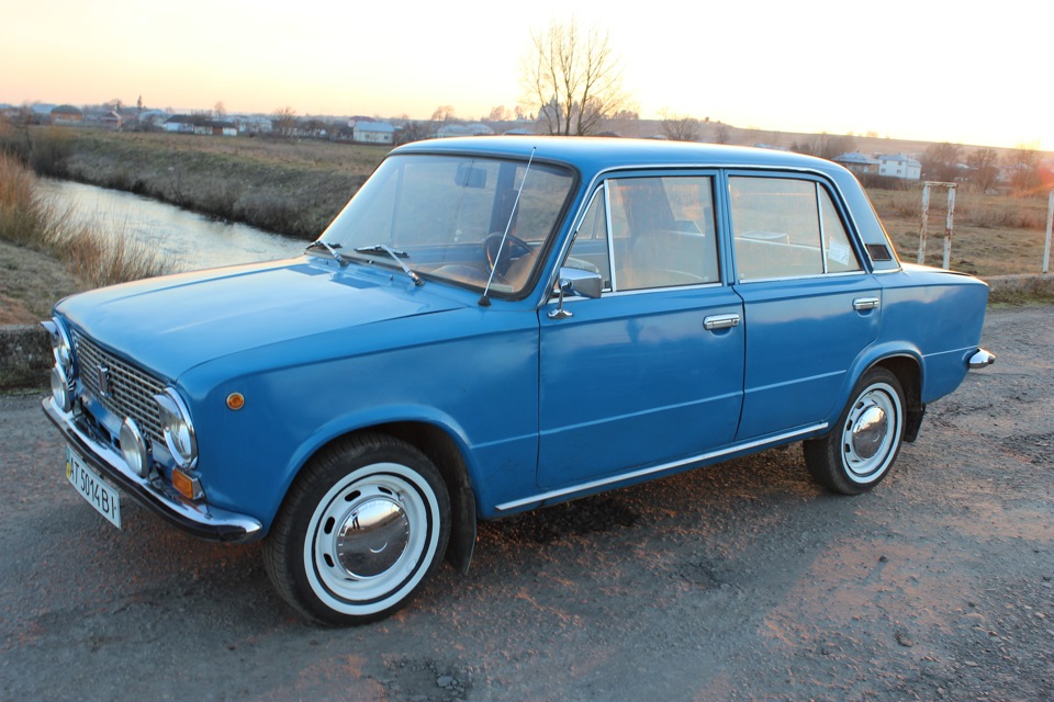 44. Полоса чёрная, полоса белая… — Lada 21011, 1,3 л, 1980 года ...