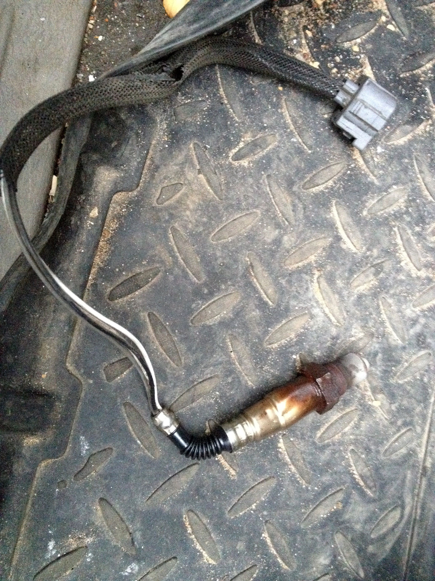 Ошибка p0132 или в чем разница Oxygen sensor на 2005 модельном году ...