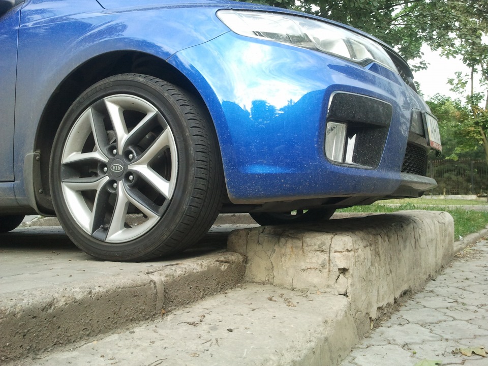 вставки в цвет — KIA Cerato Koup (1G), 2 л, 2012 года | колёсные диски ...