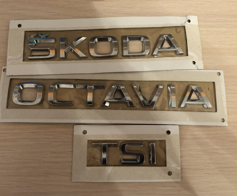Эмблемы: Skoda Octavia TSI на Skoda Octavia A5 Mk2, Skoda Octavia A7 ...