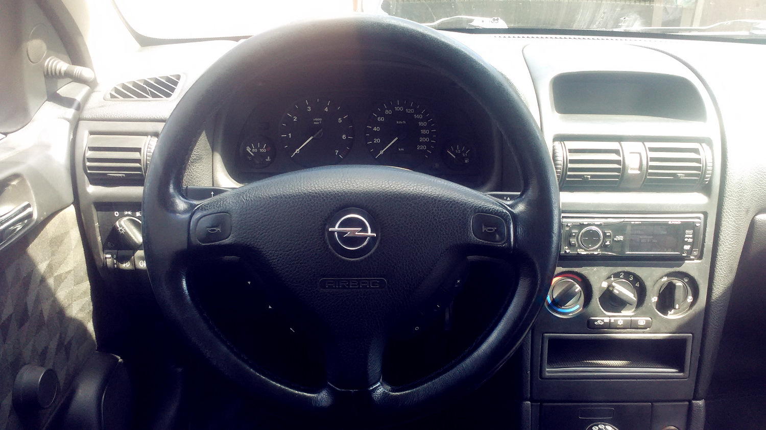 Кожаный мультируль, подрулевые с кнопками круиза и БК, новая заглушка ...