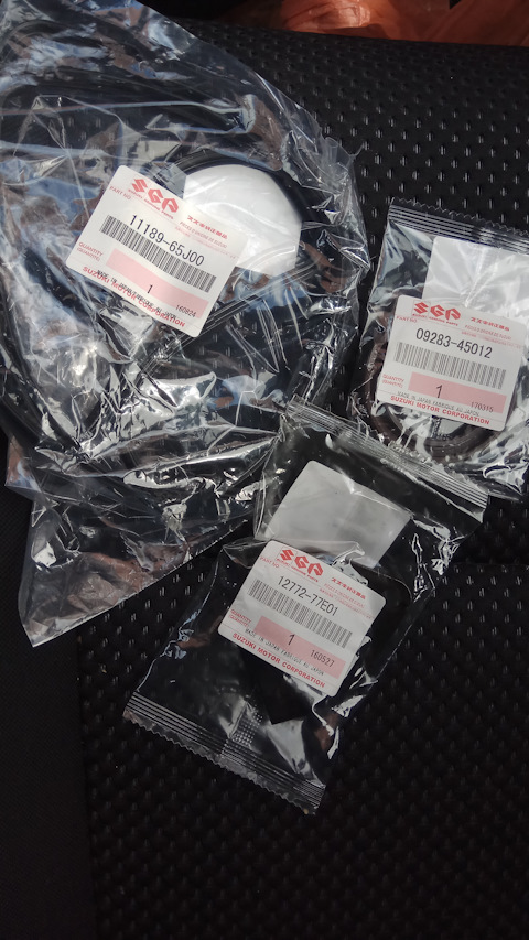 1118965J00 Прокладка клапанной крышки SUZUKI | Запчасти на DRIVE2