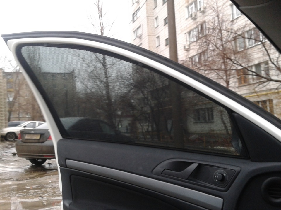 …Солнцезащитные шторки… — Skoda Octavia A5 Mk2, 1,4 л, 2012 года ...