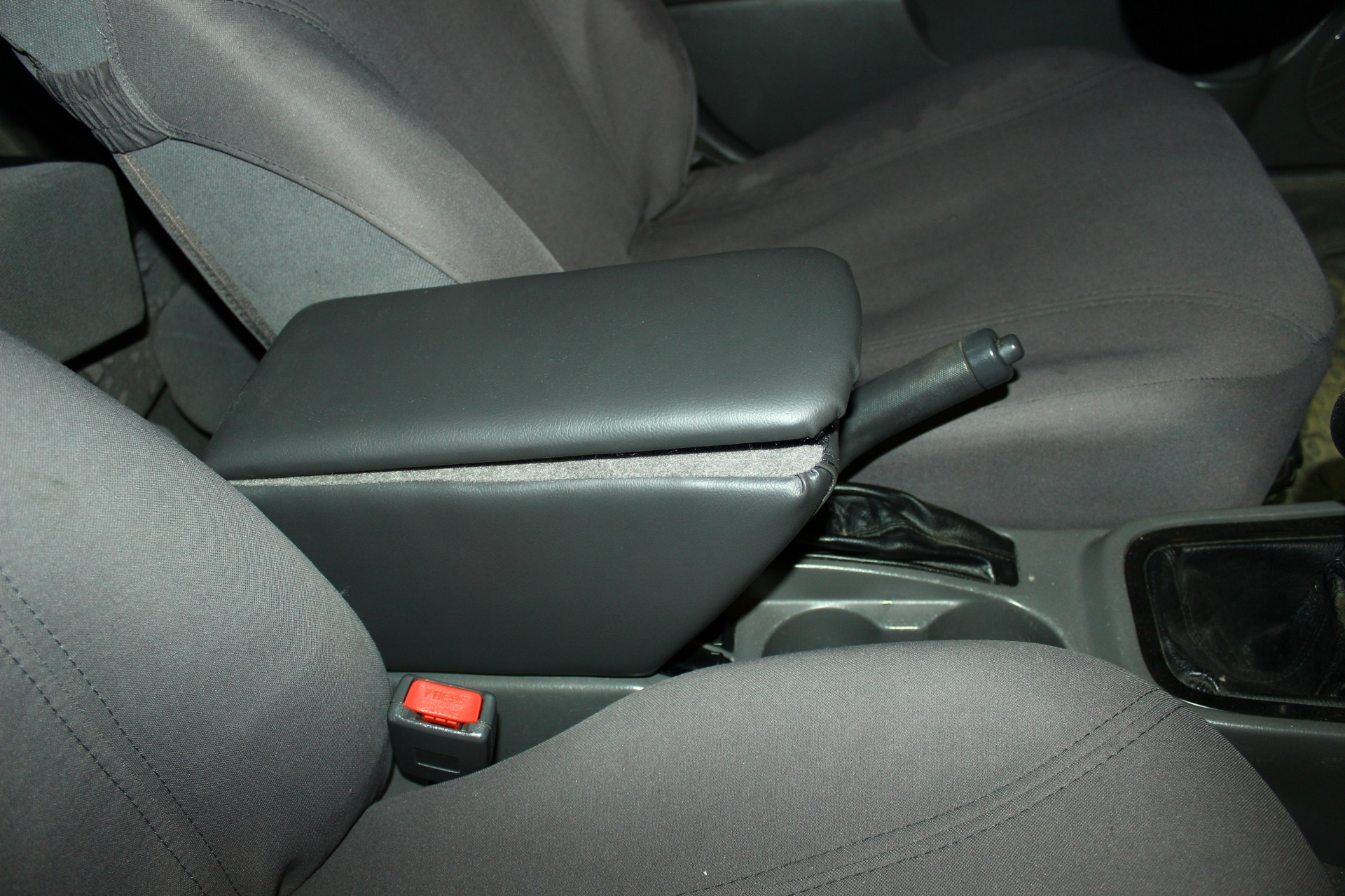 Кому нужен подлокотник?) — KIA Spectra, 1,6 л, 2009 года | другое | DRIVE2