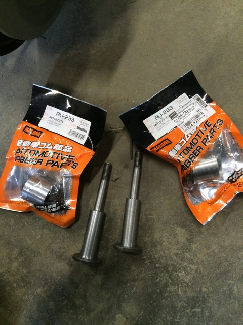 MR197915 САЙЛЕНТБЛОК ЗАДНЕЙ ПОПЕРЕЧНОЙ ТЯГИ. Mitsubishi | Запчасти на ...