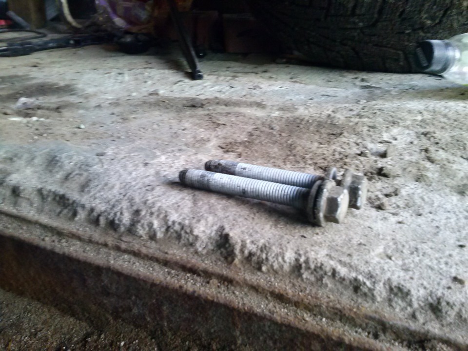 стабилизатора поперечной устойчивости (СПУ) — Renault Sandero 1G, 1,4 л ...