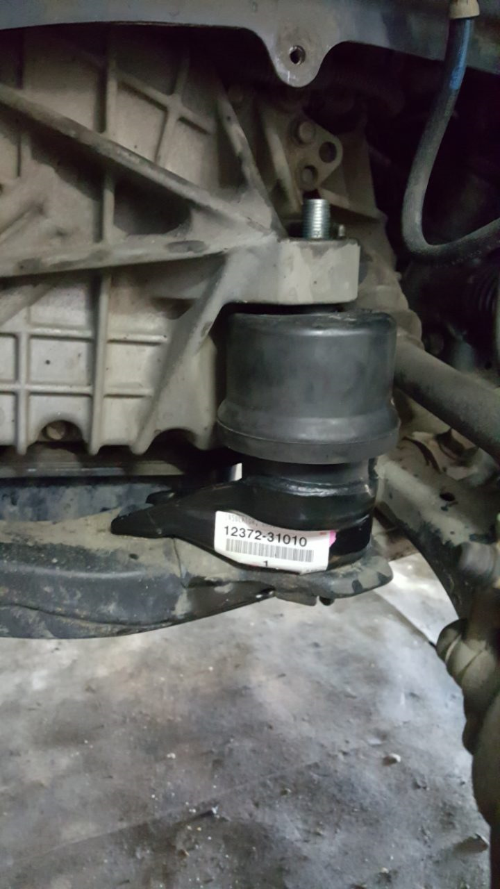 1237231010 Опора двигателя TOYOTA LEXUS | Запчасти на DRIVE2
