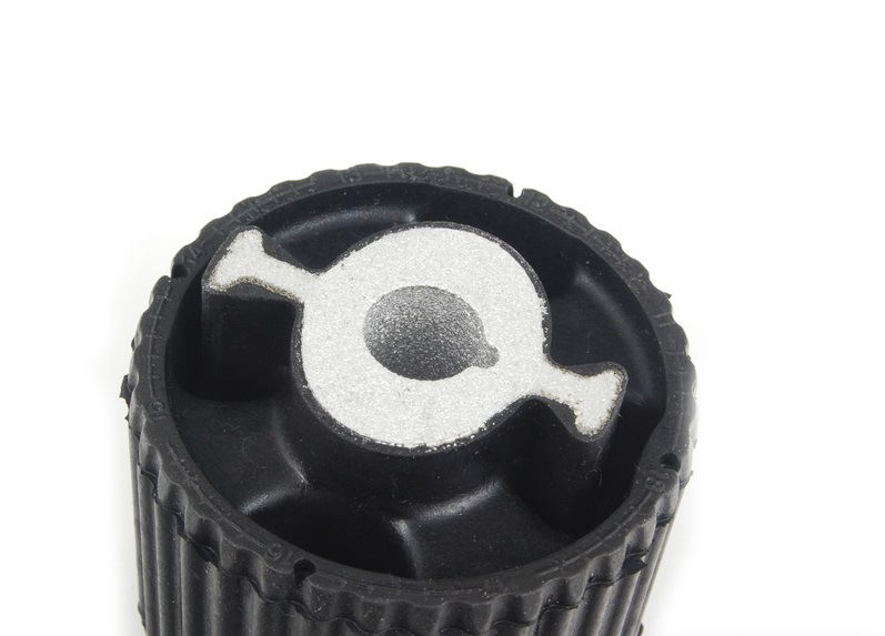 Сайлентблок задней балки передний | BMW 7 F01, F01 LCI, F02, F02 LCI ...