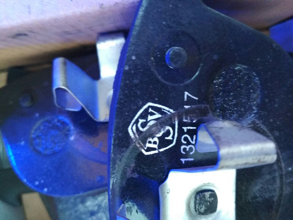 1321517 Колодки тормозные дисковые передние / Focus C-MAX 1.6-2.0 Focus ...