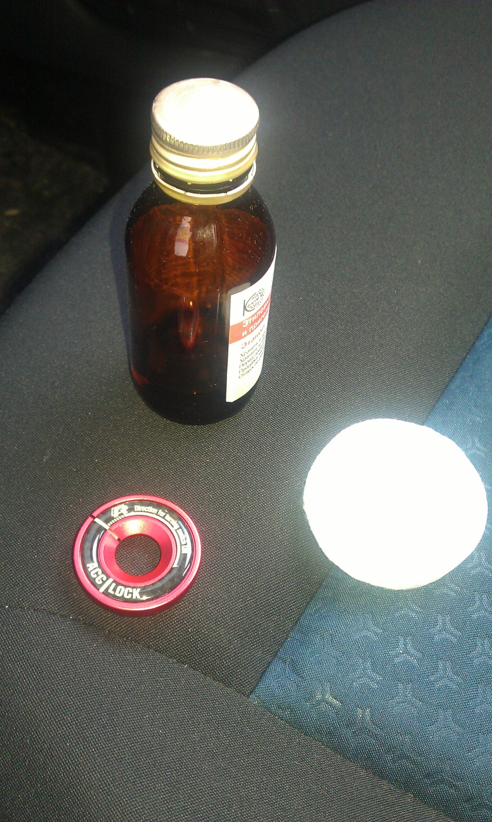 Установка накладки на личинку замка — Volkswagen Polo Sedan, 1,6 л ...