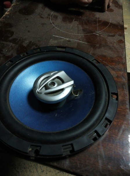 Dolbit Normalno! Хенд-мейд Сабчик))) — Daewoo Lanos, 1,5 л, 2002 года | автозвук | DRIVE2