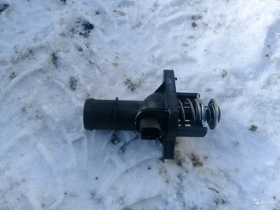 06A121114 Фланец термостата в сборе / AUDI A-3, SKODA Octavia, VW Golf ...