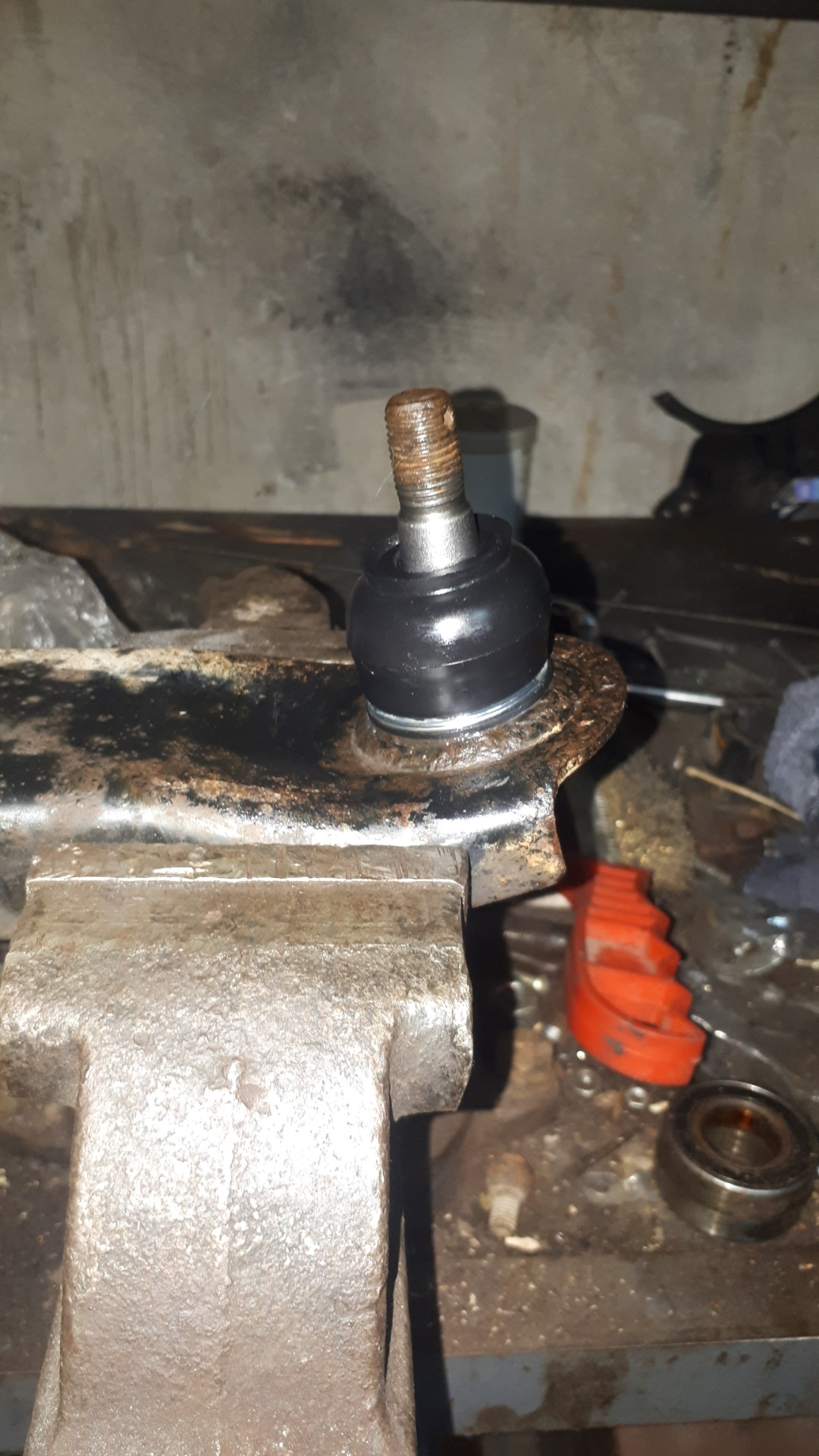 Пыльники шаровых опор — Suzuki Grand Vitara (2G), 2 л, 2010 года ...