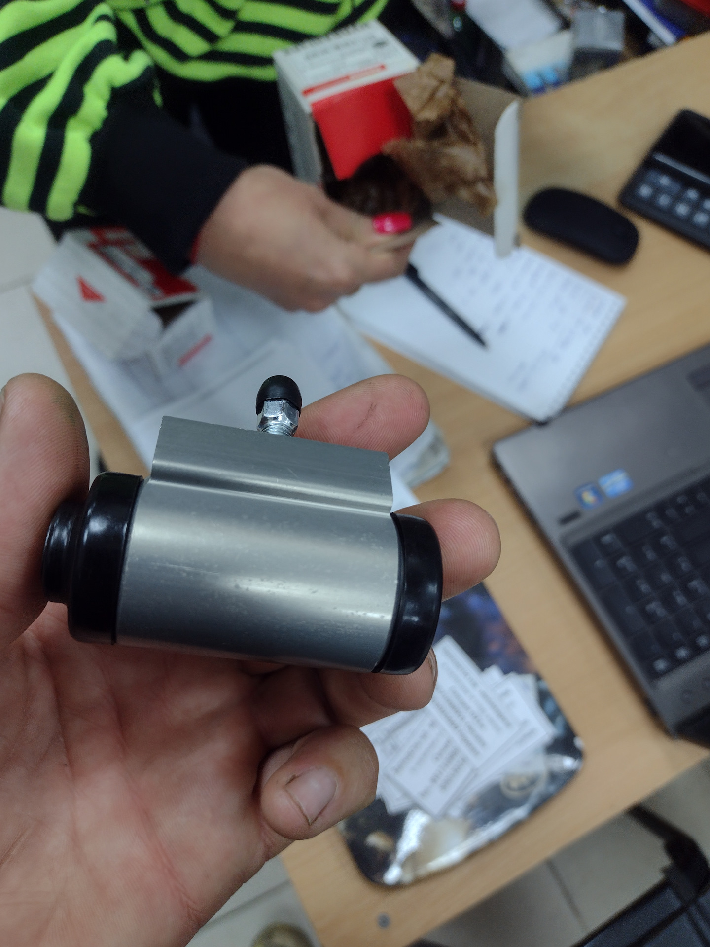 ТО на пробеге в 350 000км. Замена тросов ручника — Renault Sandero 1G ...